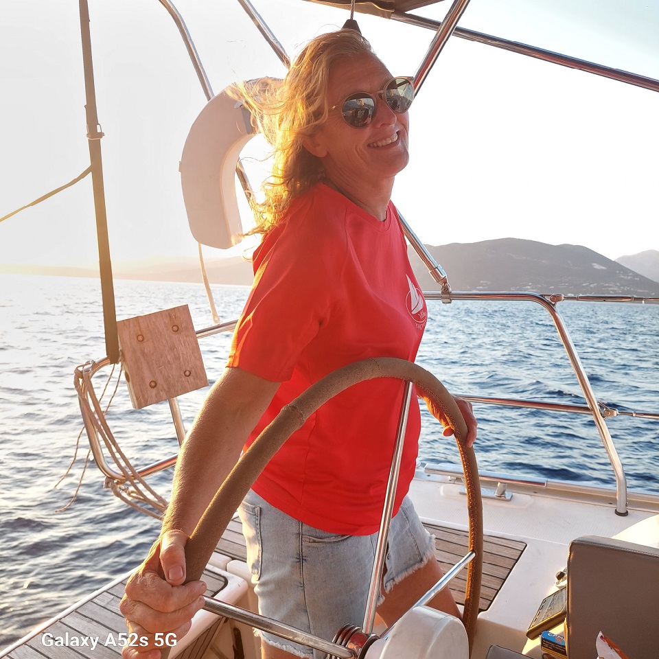 Vicky’s Round Up! - Vliho Yacht Club